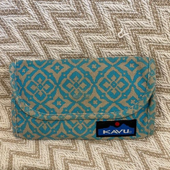 Kavu | Bags | Kavu Big Spender Wallet | Poshmark